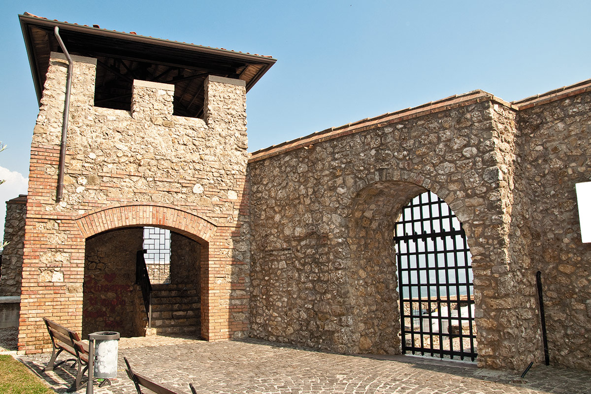 Montefredane - Castello Caracciolo - Museo dei Castelli