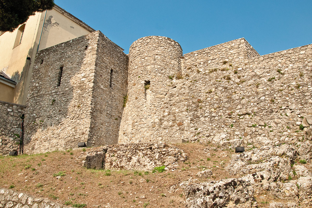 Montefredane - Castello Caracciolo - Museo dei Castelli